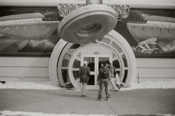 SPACE ALIENS GRILL & BAR - 81 Photos & 107 Reviews - 1840 45th St SW ...