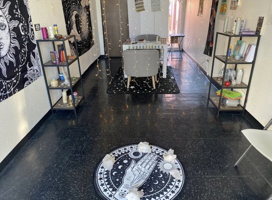 Psychics - THE PSYCHIC ROOM - 908 E Walnut Blvd, Las Vegas, Nevada ...