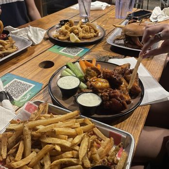 THE TIPSY OAK - Updated March 2025 - 927 Photos & 921 Reviews - 301 E ...