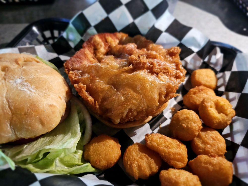 SIPPI-SIDE PUB & GRILL - Updated January 2026 - 701 Main St, Savanna ...