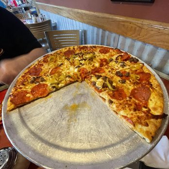 RED ZEPPELIN PIZZA - Updated December 2024 - 284 Photos & 320 Reviews ...