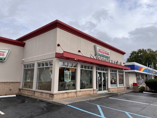 KRISPY KREME - Updated November 2024 - 46 Photos & 42 Reviews - 511 ...