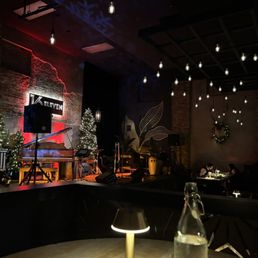 16ELEVEN - Updated July 2025 - 203 Photos & 101 Reviews - 1611 Everett ...