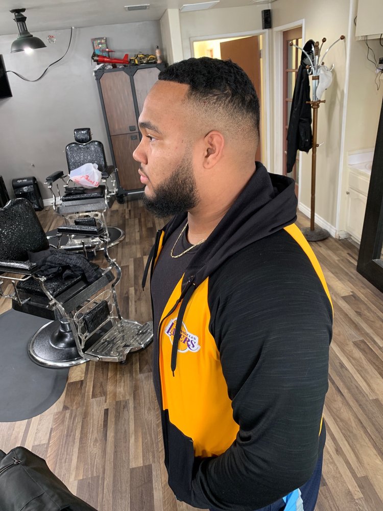 ELVIS BARBER - Updated April 2025 - 12 Photos - 11034 S Inglewood Ave ...