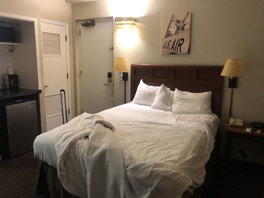 LIONS GATE HOTEL - Updated June 2025 - 182 Photos & 206 Reviews - 3410 ...