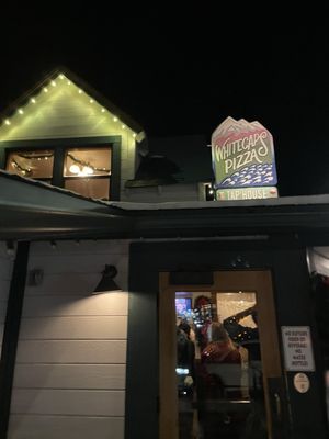 WHITECAPS PIZZA - Updated August 2025 - 564 Photos & 922 Reviews - 8290 ...