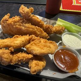 WINGZUP - Updated October 2025 - 483 Photos & 546 Reviews - 1000 E 41st ...