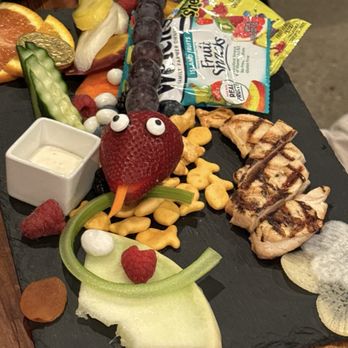 QUENCH TAPS AND TAPAS - Updated October 2025 - 229 Photos & 189 Reviews ...