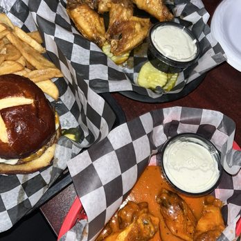 NOX’S TAVERN AND GRILLE - Updated October 2025 - 83 Photos & 110 ...