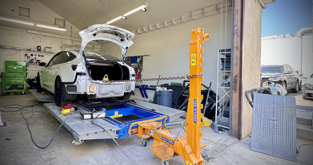 CRASHFIX - Updated January 2026 - 20 Photos - 5252 W 111th St, Los Angeles, California - Body ...