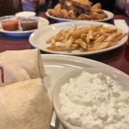 FRIENDLY TAVERN - Updated December 2025 - 411 Photos & 488 Reviews ...