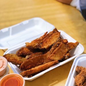 REEL M INN - 210 Photos & 378 Reviews - American (Traditional) - 2430 ...