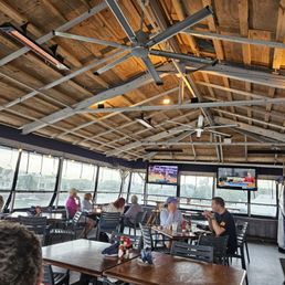 ISLANDER 71 FISH HOUSE AND RAW BAR - Updated March 2026 - 287 Photos ...