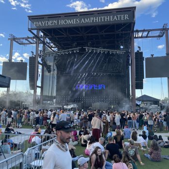 HAYDEN HOMES AMPHITHEATER - Updated June 2024 - 62 Photos & 68 Reviews - 344 SW Shevlin Hixon Dr ...