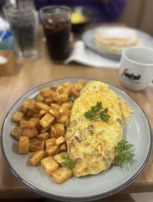 FLIPS PANCAKE HOUSE - BETTENDORF - Updated December 2025 - 33 Photos ...