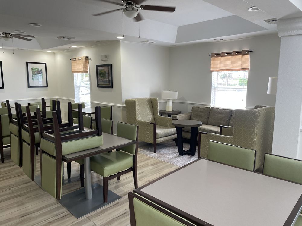 QUALITY INN - Updated July 2025 - 48 Photos & 29 Reviews - 2006 Colby ...