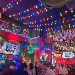 MIRACLE ON THE PLAZA - Updated December 2025 - 34 Photos & 11 Reviews ...