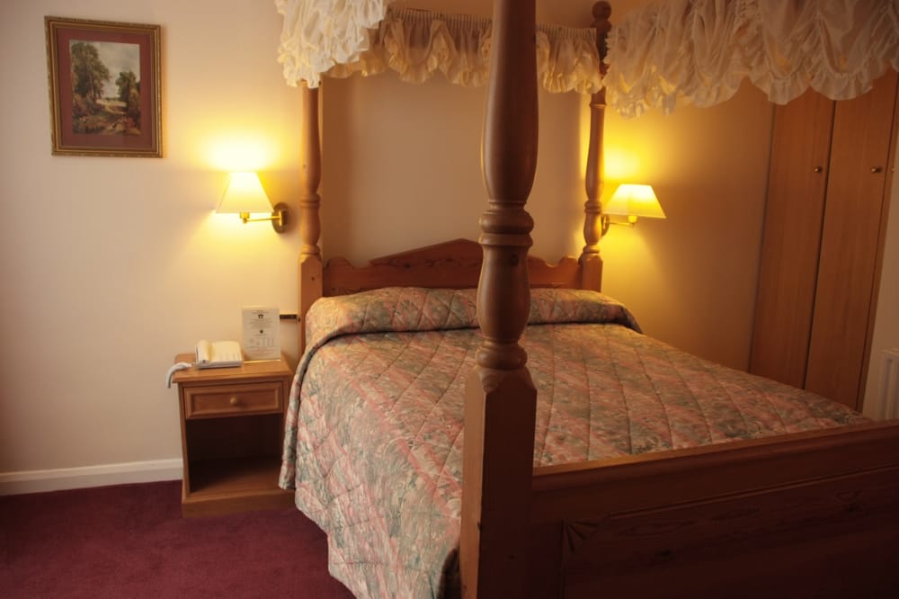 THATCHED HOUSE HOTEL - 135 Cheam Road, Sutton, London, United Kingdom ...