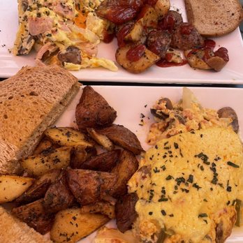 CORNER CAFE - Updated January 2025 - 1101 Photos & 1348 Reviews - 110 ...