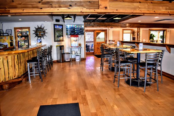 SNOWPACK TAPROOM & PIZZERIA - 99 Photos & 119 Reviews - Bars - 11863 ...
