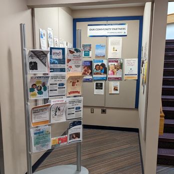 FARMINGTON LIBRARY - Updated July 2025 - 77 Photos - 6 Montieth Dr ...