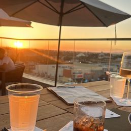 RISE ROOFTOP LOUNGE - Updated December 2025 - 873 Photos & 437 Reviews ...