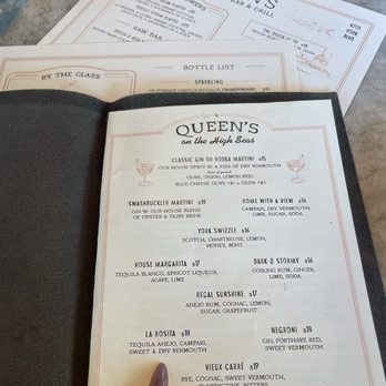 QUEEN’S RAW BAR & GRILL - Updated September 2025 - 295 Photos & 209 ...