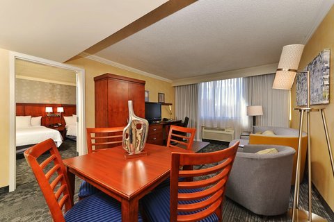 COURTYARD BY MARRIOTT DENVER CHERRY CREEK - Updated October 2025 - 106 ...