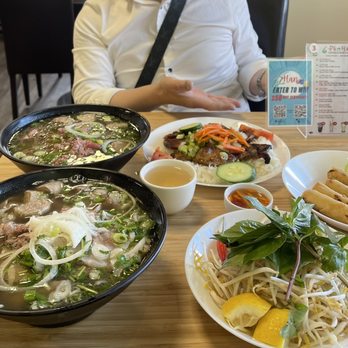 PHO HAN - Updated October 2025 - 23 Photos & 11 Reviews - 2001 Centre ...