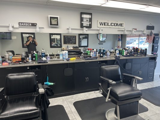 BEE RIDGE BARBER SHOP - Updated December 2025 - 4090 Bee Ridge Rd ...