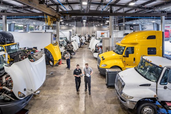 RUSH TRUCK CENTERS - FORT WORTH - Updated June 2026 - 15 Photos & 10 ...