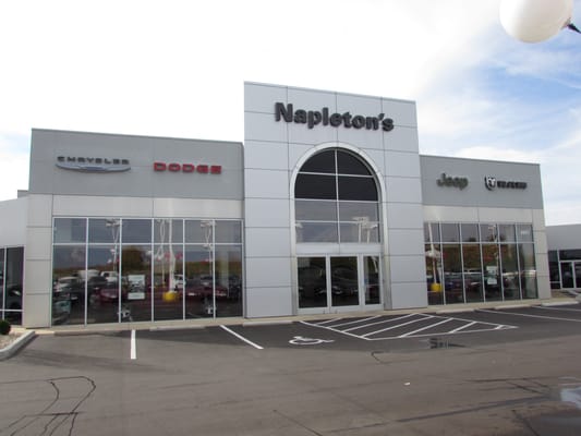 NAPLETON’S MID RIVERS CHRYSLER DODGE JEEP RAM - Updated December 2025 ...
