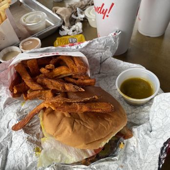 HAT CREEK BURGER COMPANY - Updated December 2025 - 176 Photos & 209 ...