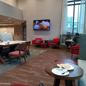 HAMPTON INN & SUITES PORTLAND TIGARD - Updated December 2024 - 156 ...