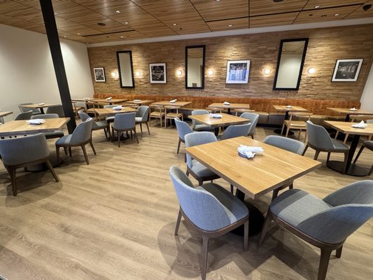 TANGLED ROOTS CRAFT BEER & KITCHEN - Updated August 2025 - 71 Photos ...