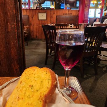 SPAGHETTI WORKS - Updated July 2024 - 234 Photos & 455 Reviews - 502 S ...