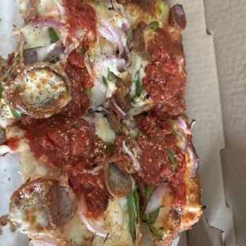 SHOREBREAK PIZZA & TAPHOUSE - Updated July 2025 - 636 Photos & 560 ...