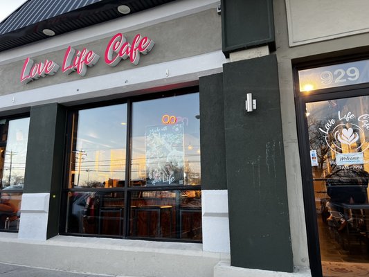LOVE LIFE CAFE - Updated December 2025 - 239 Photos & 108 Reviews - 929 ...