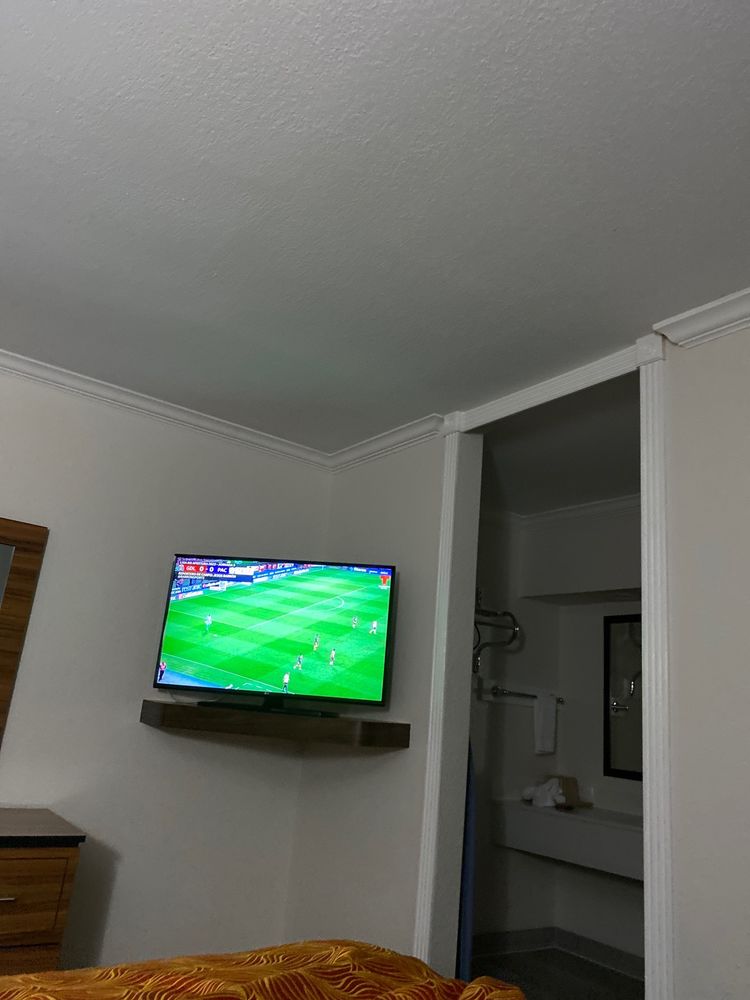 PALACE INN - Updated October 2025 - 2027 S Wayside, Grand Prairie ...