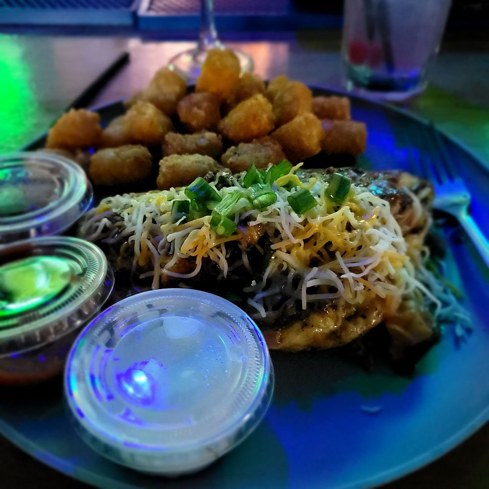 LIQUID ZOO SPORTS BAR - Updated January 2026 - 49 Photos & 65 Verified ...