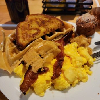 TAP SPORTS BAR - 250 Photos & 237 Reviews - 1777 3rd Ave, Detroit ...