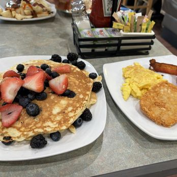 SQUARE ONE BREAKFAST & BAKERY - Updated September 2024 - 66 Photos & 60 ...