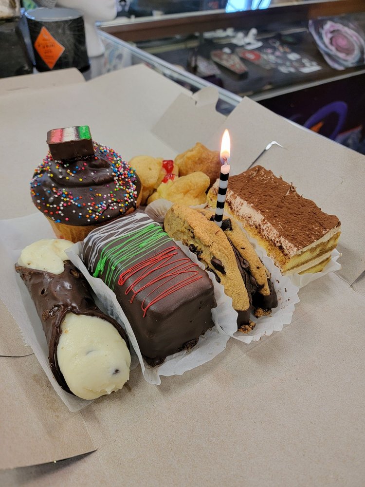 CAFE PICCOLO PASTRY & BAGELS - Updated March 2025 - 53 Photos & 31 ...