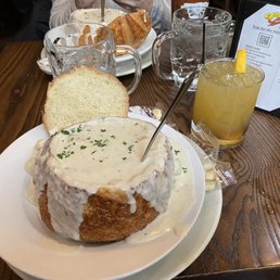 CHEERS - Updated November 2024 - 2737 Photos & 1261 Reviews - 84 Beacon ...