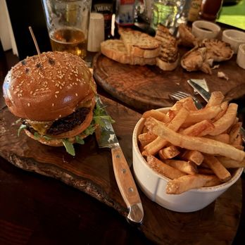 AULD FELLA - Updated October 2025 - 98 Photos & 78 Reviews - 11831 ...