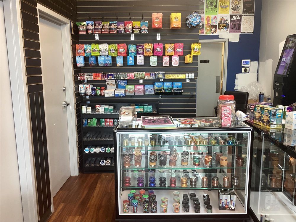 PUFF PARADOX VAPE SHOP - Updated May 2026 - 7513 Watson Rd, Saint Louis ...