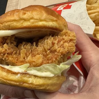 MACHO BURGER - Updated June 2024 - 215 Photos & 117 Reviews - 927 E ...