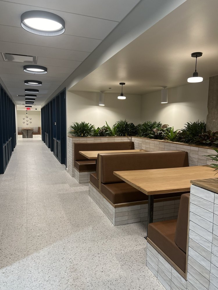 COMMON DESK - TRAVIS PARK PLAZA - 10 Photos - 711 Navarro St, San ...