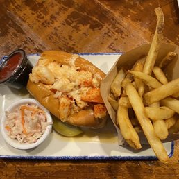 FRESH SALT - Updated May 2024 - 401 Photos & 366 Reviews - 2 Bridge St ...