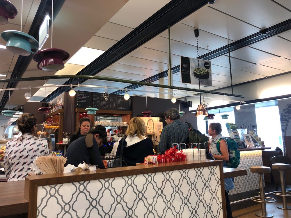 MANNER - Transitbereich Flugsteige C, Wien, Austria - Chocolatiers ...